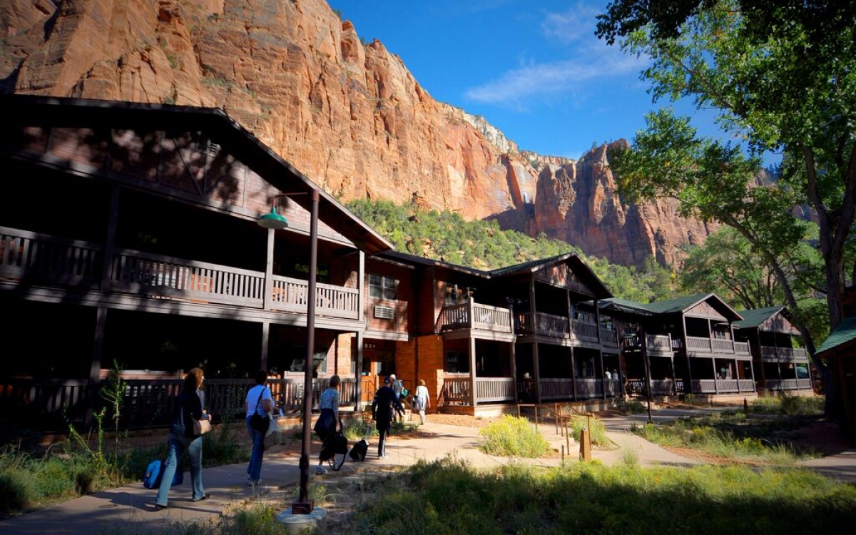 Zion Lodge | Amtrak Vacations®